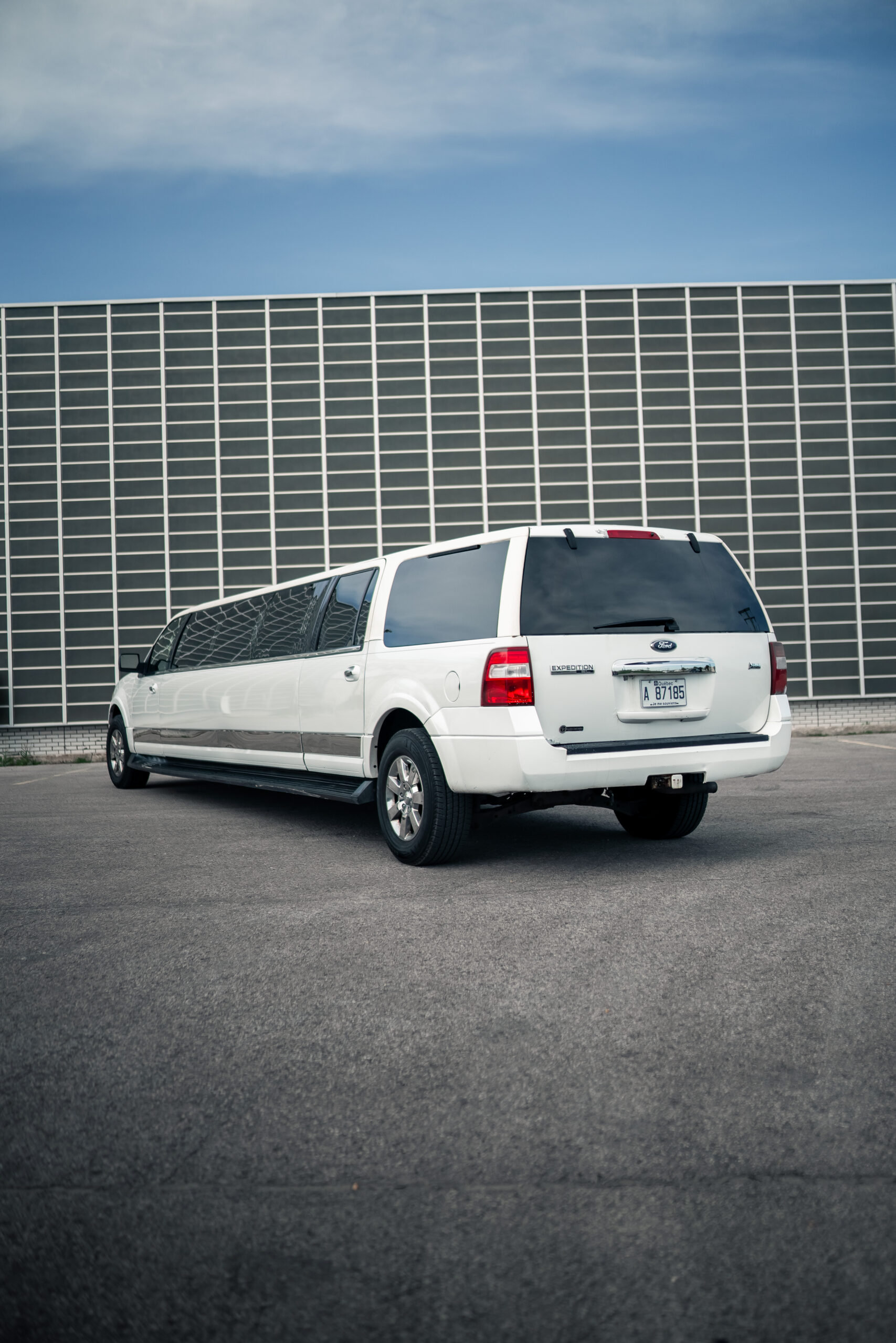 Ford Expedition Stretch Limo - Link Limousines