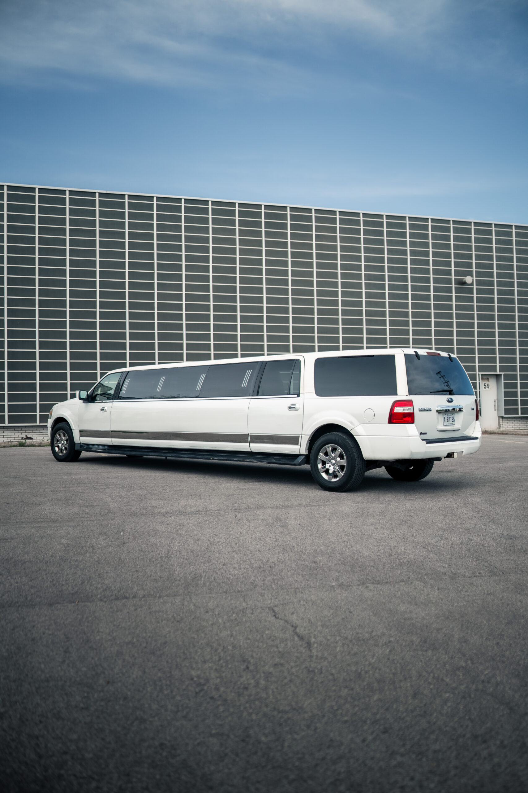 Ford Expedition Stretch Limo - Link Limousines