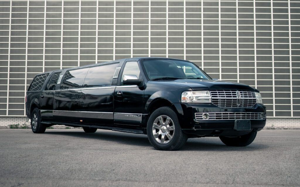 Lincoln Navigator Stretch Limo - Link Limousines